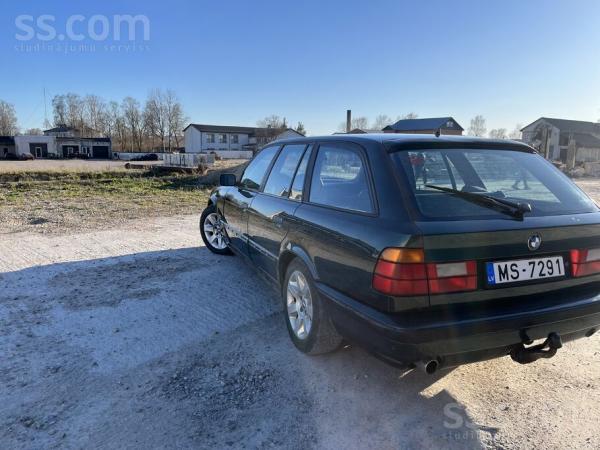 Zaļš BMW 530 1993 Tukums, ar dzinēja tilpumu 3.00 L un nobraukumu 470 tūkst. km par 2500 €, foto 2 vietnē AUTOMOTO.COM.LV