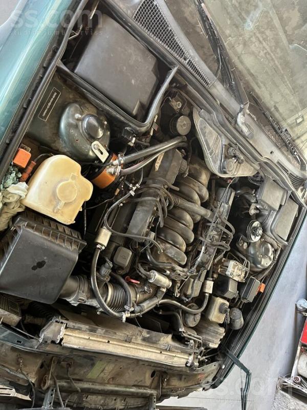Zaļš BMW 530 1993 Tukums, ar dzinēja tilpumu 3.00 L un nobraukumu 470 tūkst. km par 2500 €, foto 9 vietnē AUTOMOTO.COM.LV