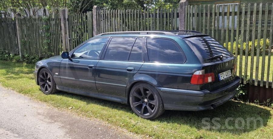 Green BMW 530 2003 in Riga, with an engine capacity of 3.00 L and mileage of 312 thousand km for 17000 €, photo 3 on AUTOMOTO.COM.LV