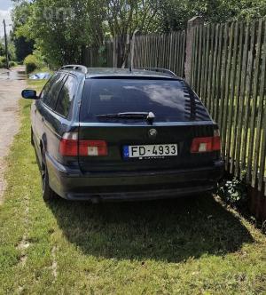 Green BMW 530 2003 in Riga, with an engine capacity of 3.00 L and mileage of 312 thousand km for 17000 €, photo 4 on AUTOMOTO.COM.LV
