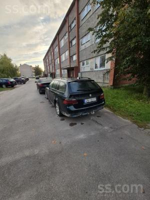 Green BMW 530 2004 in Jekabpils, with an engine capacity of 3.00 L and mileage of 419 thousand km for 2700 €, photo 5 on AUTOMOTO.COM.LV