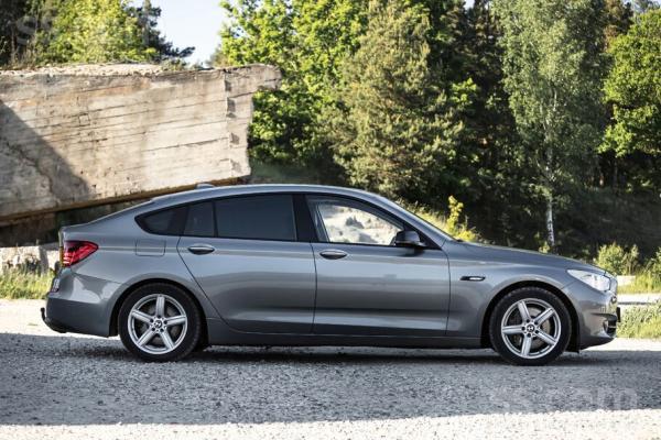 Grey BMW 530 2010 in Tukums, with an engine capacity of 3.00 L and mileage of 0 thousand km for 8880 €, photo 2 on AUTOMOTO.COM.LV