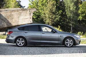 Grey BMW 530 2010 in Tukums, with an engine capacity of 3.00 L and mileage of 0 thousand km for 8880 €, photo 3 on AUTOMOTO.COM.LV