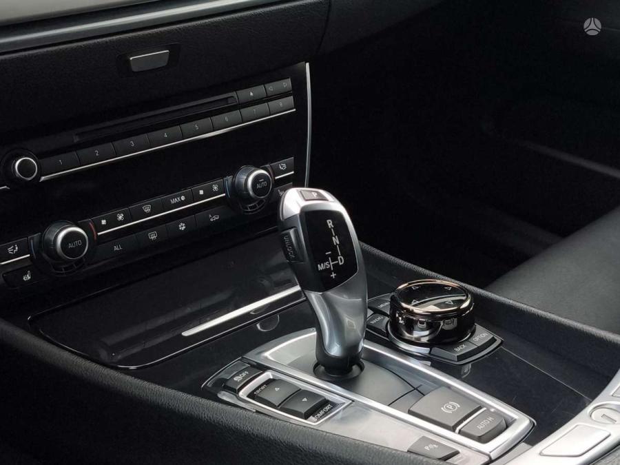 Pelēks BMW 530 2009 Viļņa, ar dzinēja tilpumu 3.00 L un nobraukumu 271 tūkst. km par 8999 €, foto 18 vietnē AUTOMOTO.COM.LV