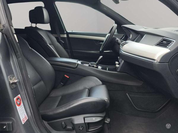 Pelēks BMW 530 2009 Viļņa, ar dzinēja tilpumu 3.00 L un nobraukumu 271 tūkst. km par 8999 €, foto 8 vietnē AUTOMOTO.COM.LV