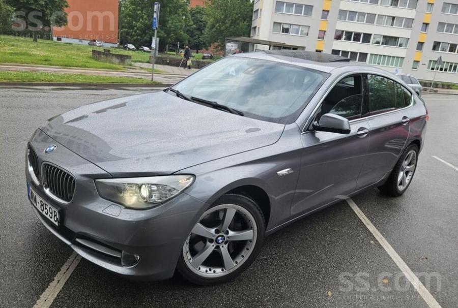 Grey BMW 530 2010 in Jelgava, with an engine capacity of 3.00 L and mileage of 293 thousand km for 10000 €, photo 2 on AUTOMOTO.COM.LV