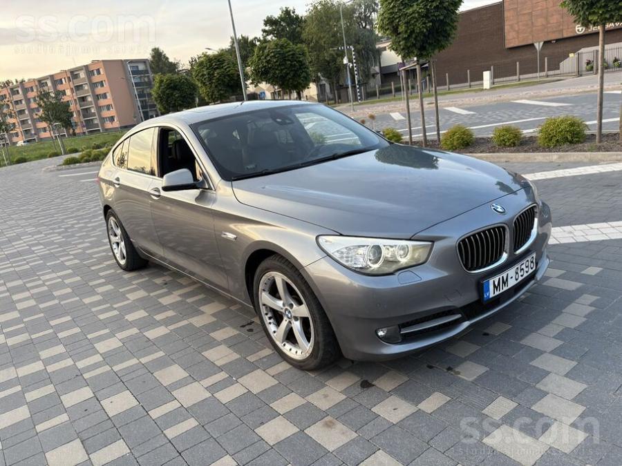 Grey BMW 530 2010 in Jelgava, with an engine capacity of 3.00 L and mileage of 293 thousand km for 10000 €, photo 6 on AUTOMOTO.COM.LV
