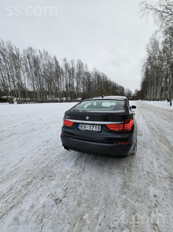 Grey BMW 530 2010 in Riga, with an engine capacity of 3.00 L and mileage of 269 thousand km for 9900 €, photo 3 on AUTOMOTO.COM.LV