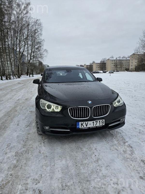 Grey BMW 530 2010 in Riga, with an engine capacity of 3.00 L and mileage of 270 thousand km for 9300 €, photo 1 on AUTOMOTO.COM.LV