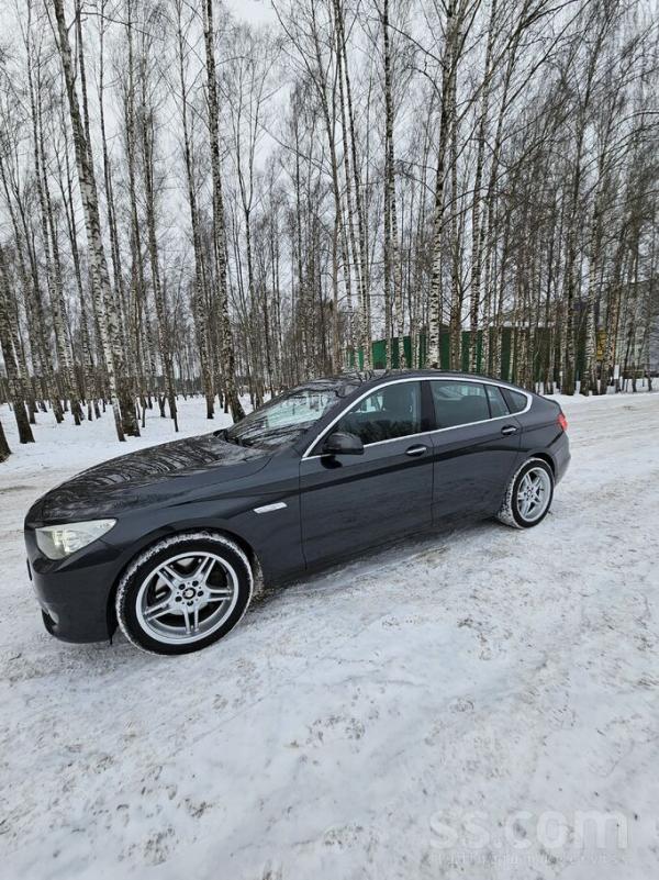Grey BMW 530 2010 in Riga, with an engine capacity of 3.00 L and mileage of 270 thousand km for 9300 €, photo 2 on AUTOMOTO.COM.LV
