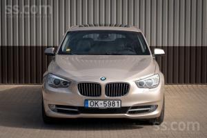 Grey BMW 530 2010 in Talsi, with an engine capacity of 3.00 L and mileage of 269 thousand km for 9950 €, photo 3 on AUTOMOTO.COM.LV