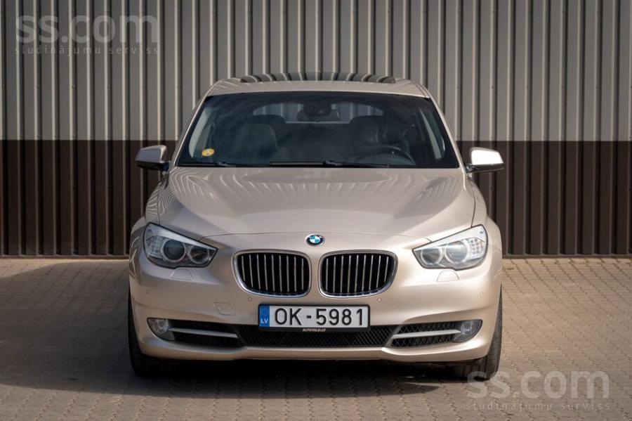 Grey BMW 530 2010 in Talsi, with an engine capacity of 3.00 L and mileage of 269 thousand km for 9950 €, photo 3 on AUTOMOTO.COM.LV