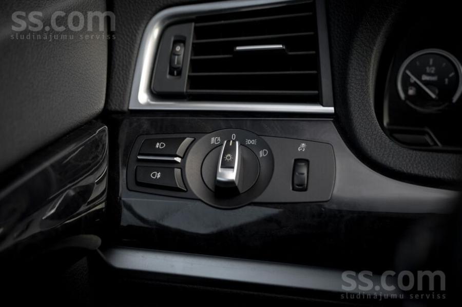 Grey BMW 530 2010 in Talsi, with an engine capacity of 3.00 L and mileage of 269 thousand km for 9950 €, photo 17 on AUTOMOTO.COM.LV