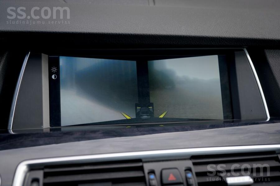 Grey BMW 530 2010 in Talsi, with an engine capacity of 3.00 L and mileage of 269 thousand km for 9950 €, photo 24 on AUTOMOTO.COM.LV