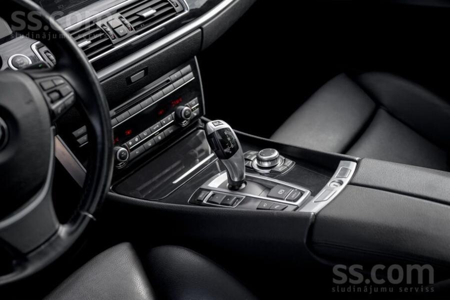 Grey BMW 530 2010 in Talsi, with an engine capacity of 3.00 L and mileage of 269 thousand km for 9950 €, photo 26 on AUTOMOTO.COM.LV