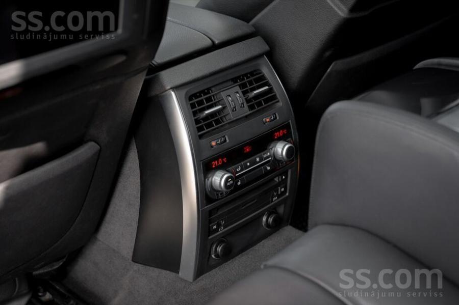 Grey BMW 530 2010 in Talsi, with an engine capacity of 3.00 L and mileage of 269 thousand km for 9950 €, photo 27 on AUTOMOTO.COM.LV