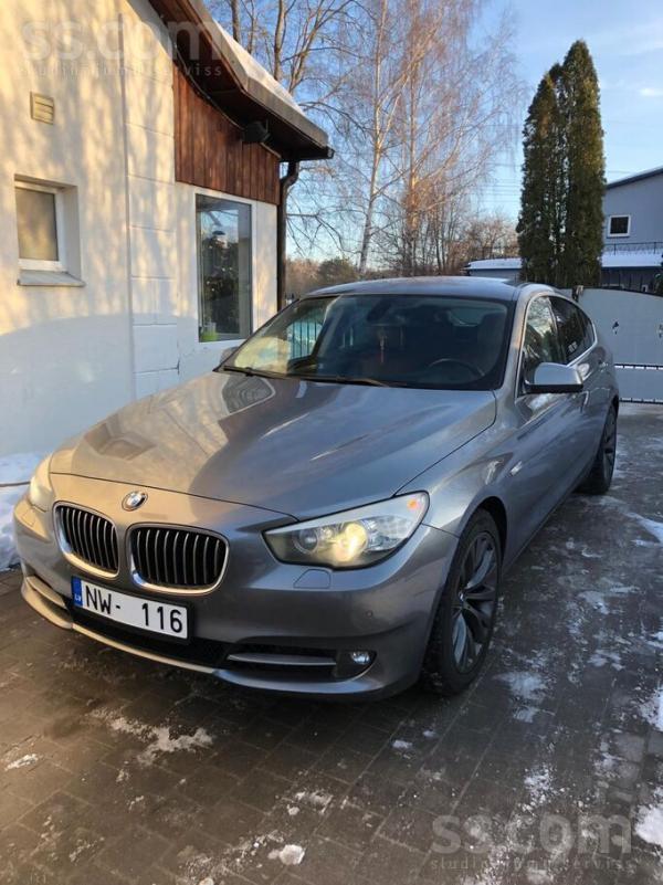 Grey BMW 530 2010 in Jelgava, with an engine capacity of 3.00 L and mileage of 236 thousand km for 10900 €, photo 1 on AUTOMOTO.COM.LV