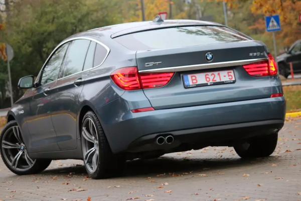 Grey BMW 530 2010 in Riga, with an engine capacity of 3.00 L and mileage of 236 thousand km for 11990 €, photo 4 on AUTOMOTO.COM.LV
