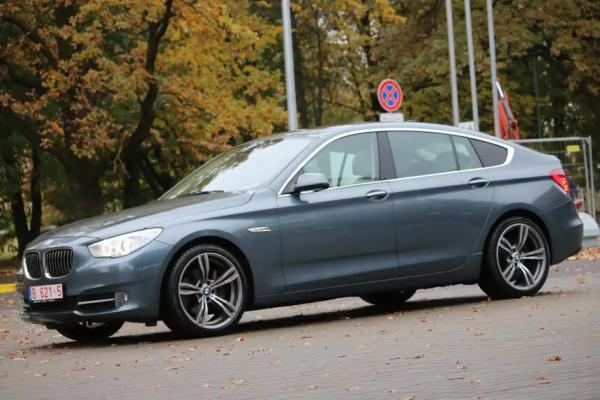 Grey BMW 530 2010 in Riga, with an engine capacity of 3.00 L and mileage of 236 thousand km for 11990 €, photo 5 on AUTOMOTO.COM.LV