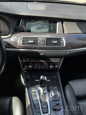 Grey BMW 530 2010 in Riga, with an engine capacity of 3.00 L and mileage of 291 thousand km for 10300 €, photo 11 on AUTOMOTO.COM.LV