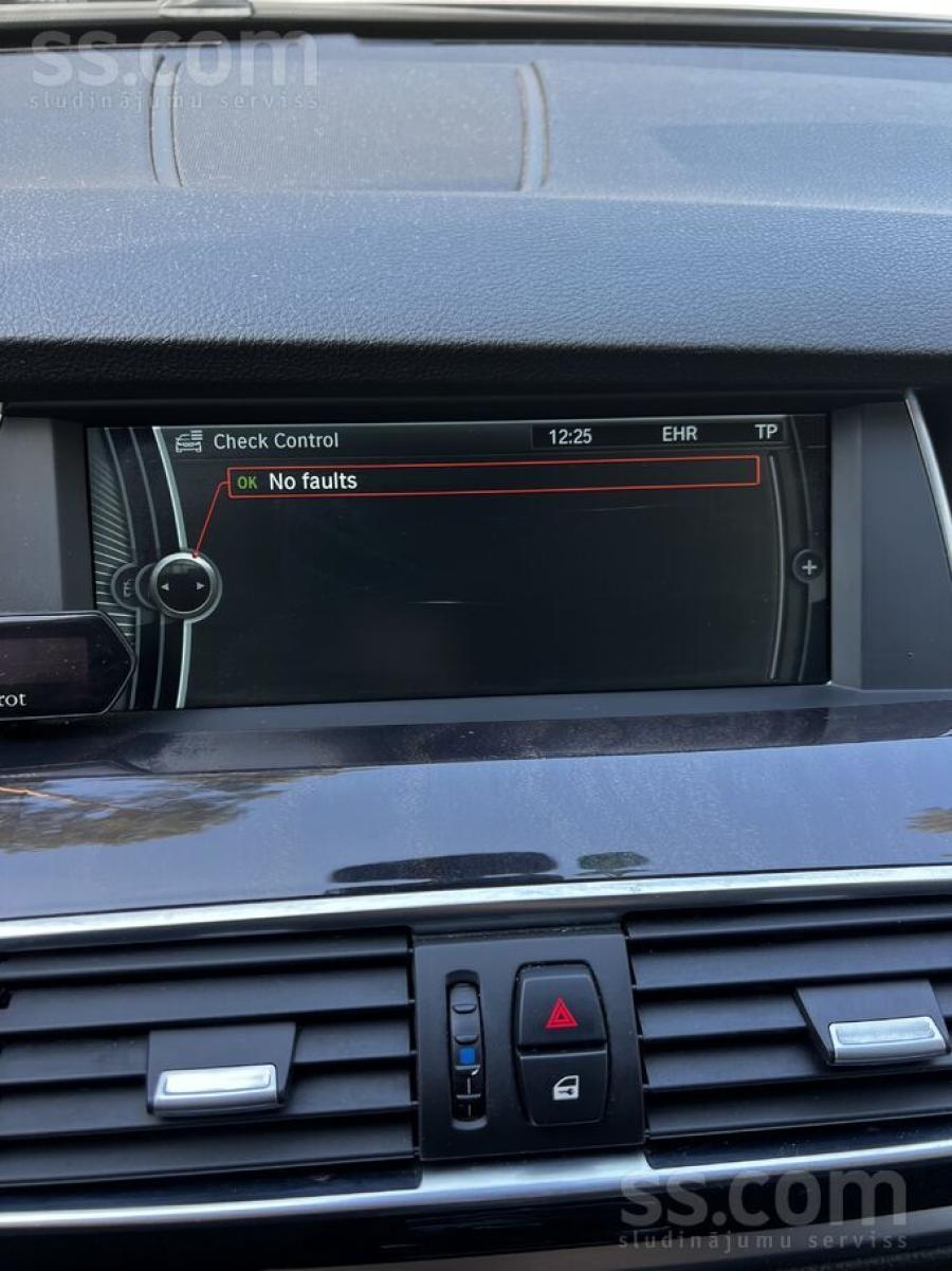 Grey BMW 530 2010 in Riga, with an engine capacity of 3.00 L and mileage of 291 thousand km for 10300 €, photo 13 on AUTOMOTO.COM.LV