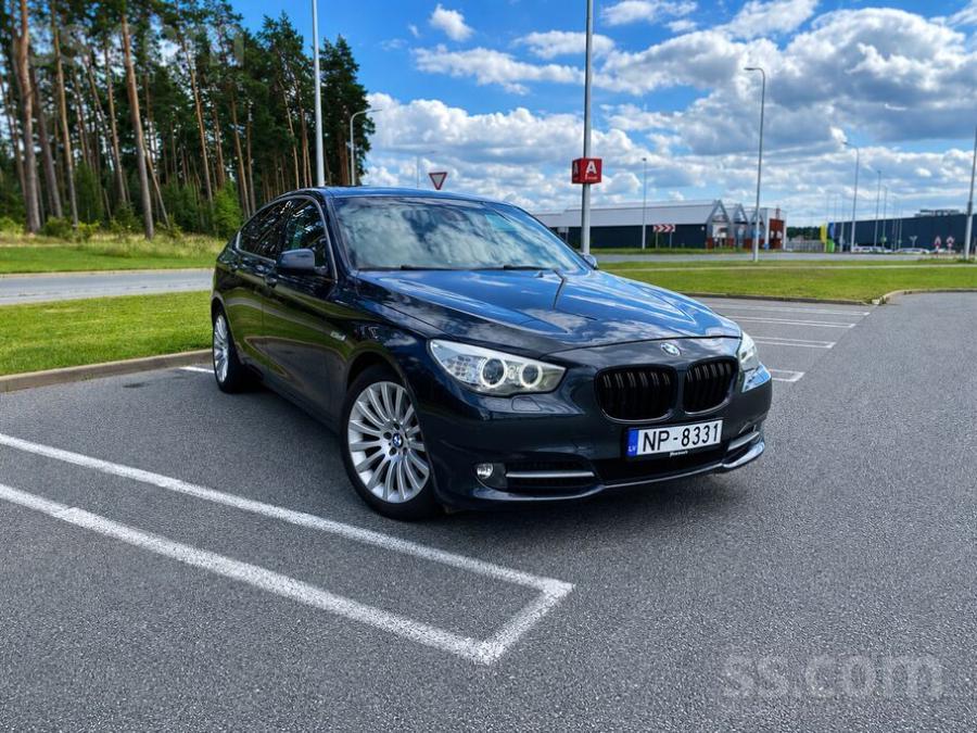 Grey BMW 530 2010 in Riga, with an engine capacity of 3.00 L and mileage of 319 thousand km for 8600 €, photo 1 on AUTOMOTO.COM.LV