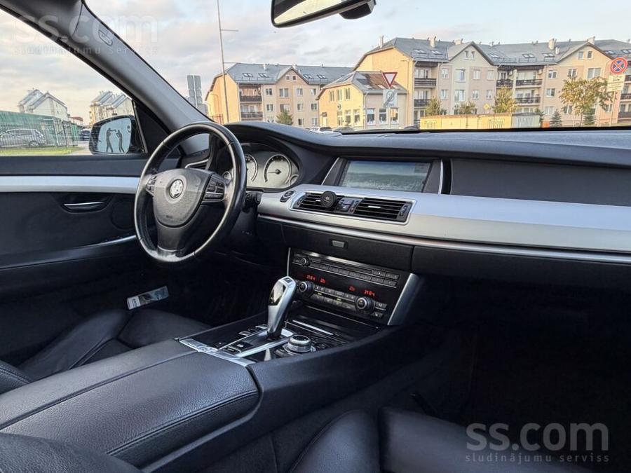 Grey BMW 530 2010 in Riga, with an engine capacity of 3.00 L and mileage of 359 thousand km for 9600 €, photo 15 on AUTOMOTO.COM.LV