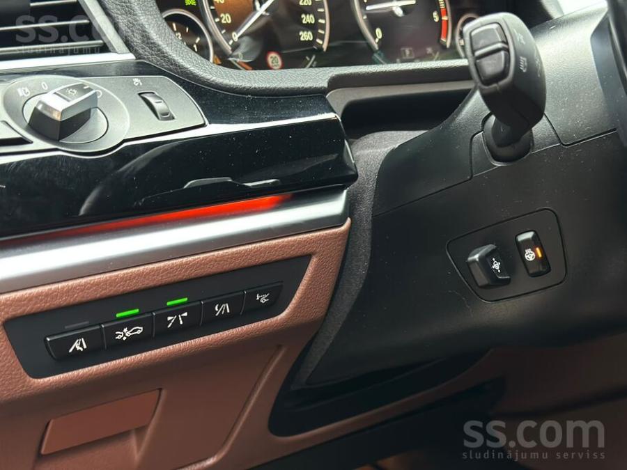 Pelēks BMW 530 2011 Rīga, ar dzinēja tilpumu 3.00 L un nobraukumu 248 tūkst. km par 11790 €, foto 19 vietnē AUTOMOTO.COM.LV