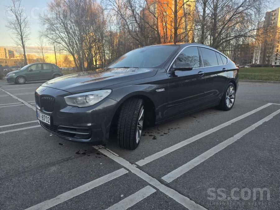 Grey BMW 530 2014 in Riga, with an engine capacity of 3.00 L and mileage of 263 thousand km for 14500 €, photo 2 on AUTOMOTO.COM.LV