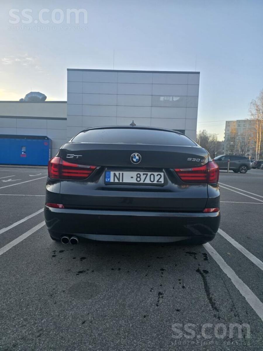 Grey BMW 530 2014 in Riga, with an engine capacity of 3.00 L and mileage of 263 thousand km for 14500 €, photo 4 on AUTOMOTO.COM.LV