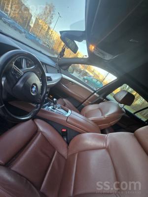 Grey BMW 530 2014 in Riga, with an engine capacity of 3.00 L and mileage of 263 thousand km for 14500 €, photo 8 on AUTOMOTO.COM.LV