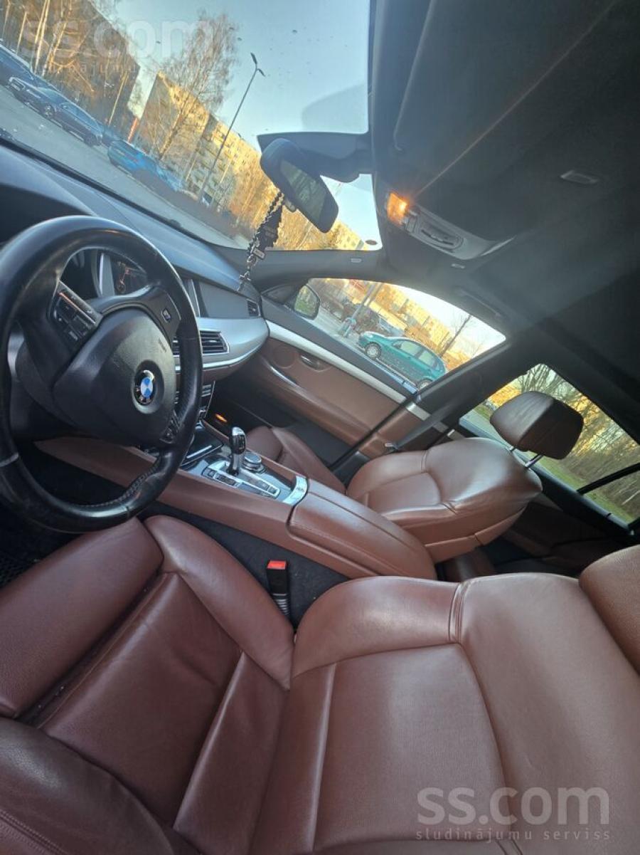 Grey BMW 530 2014 in Riga, with an engine capacity of 3.00 L and mileage of 263 thousand km for 14500 €, photo 8 on AUTOMOTO.COM.LV