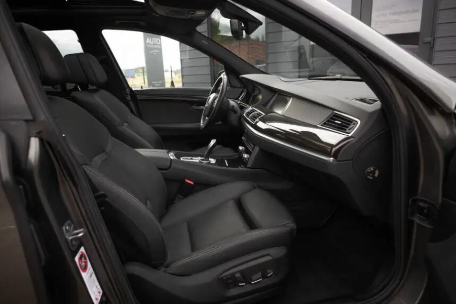 Grey BMW 530 2014 in Jelgava, with an engine capacity of 3.00 L and mileage of 250 thousand km for 16950 €, photo 10 on AUTOMOTO.COM.LV