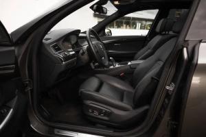 Grey BMW 530 2014 in Jelgava, with an engine capacity of 3.00 L and mileage of 250 thousand km for 16950 €, photo 14 on AUTOMOTO.COM.LV
