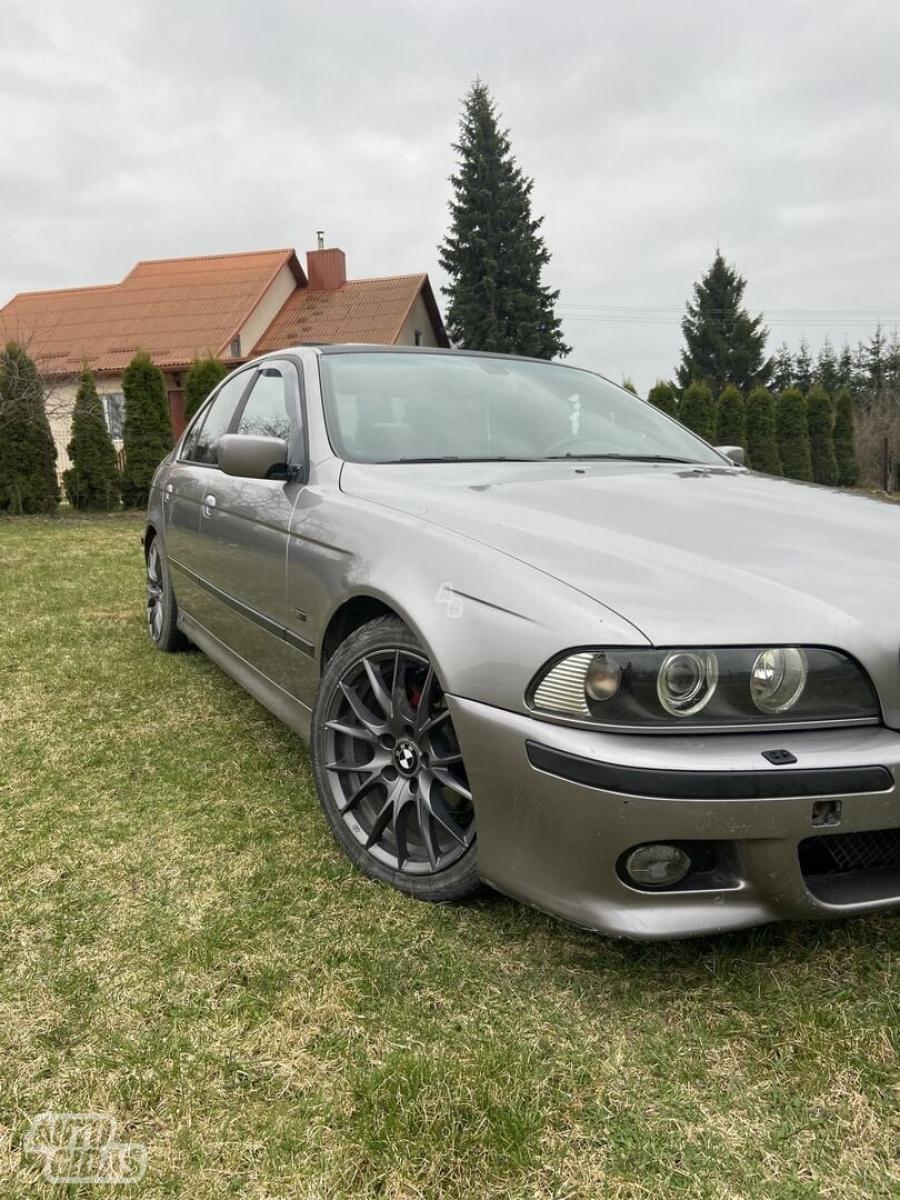 Pelēks BMW 530 1999 Šalčininkai, ar dzinēja tilpumu 3.00 L un nobraukumu 438 tūkst. km par 2550 €, foto 4 vietnē AUTOMOTO.COM.LV
