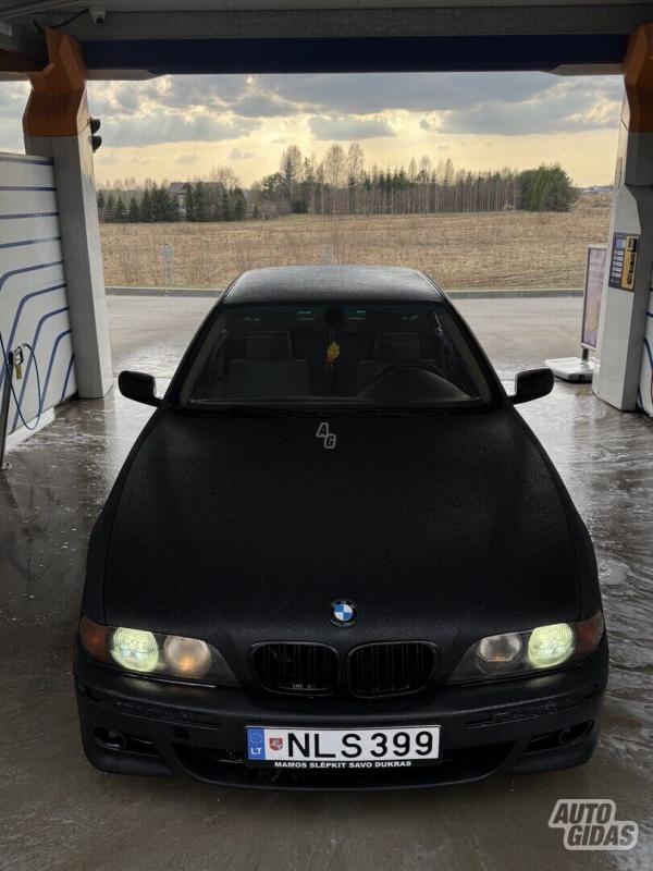 Grey BMW 530 1999 in Vilnius, with an engine capacity of 2.90 L and mileage of 400 thousand km for 2000 €, photo 1 on AUTOMOTO.COM.LV