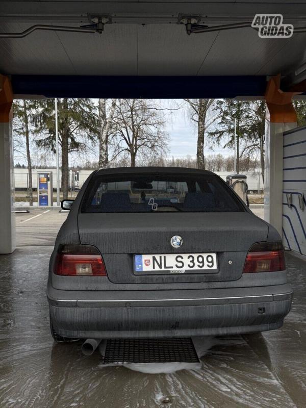 Grey BMW 530 1999 in Vilnius, with an engine capacity of 2.90 L and mileage of 400 thousand km for 2000 €, photo 4 on AUTOMOTO.COM.LV