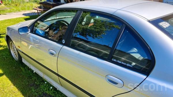 Grey BMW 530 1999 in Valmiera, with an engine capacity of 3.00 L and mileage of 308 thousand km for 1752 €, photo 4 on AUTOMOTO.COM.LV