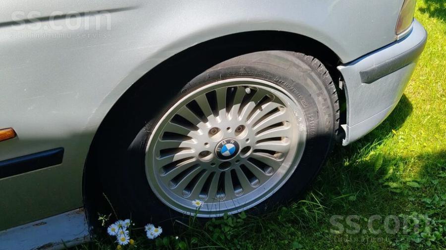 Grey BMW 530 1999 in Valmiera, with an engine capacity of 3.00 L and mileage of 308 thousand km for 1752 €, photo 4 on AUTOMOTO.COM.LV