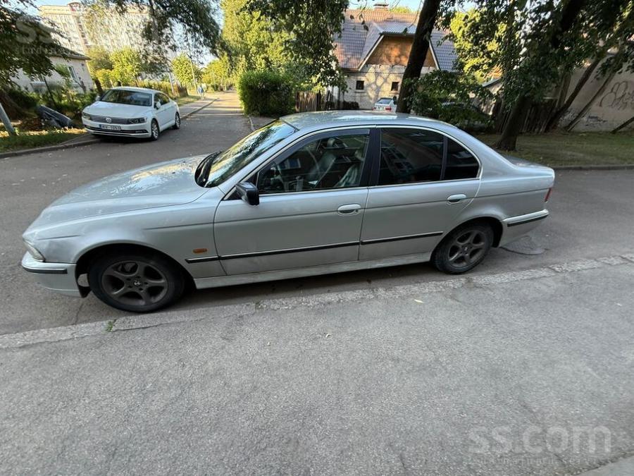 Grey BMW 530 1999 in Riga, with an engine capacity of 3.00 L and mileage of 404 thousand km for 1950 €, photo 18 on AUTOMOTO.COM.LV