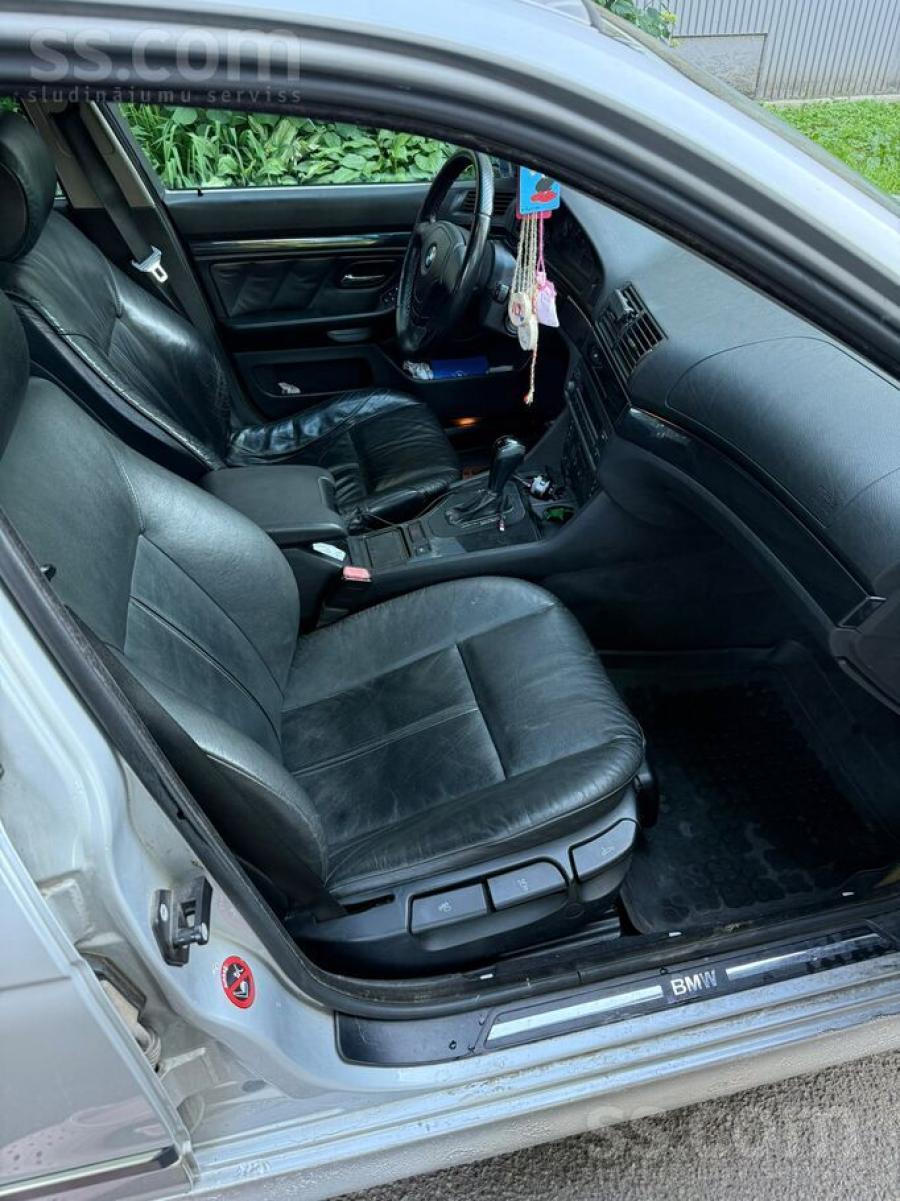 Grey BMW 530 1999 in Riga, with an engine capacity of 3.00 L and mileage of 404 thousand km for 1950 €, photo 19 on AUTOMOTO.COM.LV