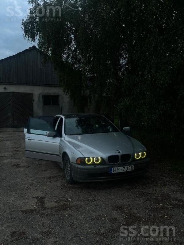 Grey BMW 530 1999 in Valmiera, with an engine capacity of 3.00 L and mileage of 410 thousand km for 1300 €, photo 1 on AUTOMOTO.COM.LV