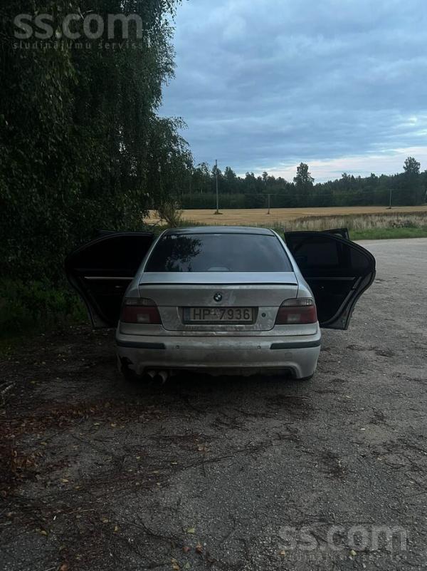 Grey BMW 530 1999 in Valmiera, with an engine capacity of 3.00 L and mileage of 410 thousand km for 1300 €, photo 3 on AUTOMOTO.COM.LV