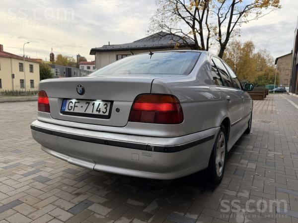 Pelēks BMW 530 1999 Cēsis, ar dzinēja tilpumu 3.00 L un nobraukumu 374 tūkst. km par 1750 €, foto 7 vietnē AUTOMOTO.COM.LV