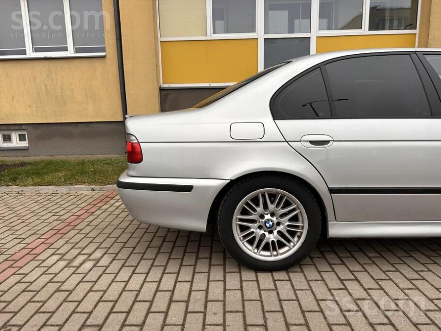 Pelēks BMW 530 2000 Liepāja, ar dzinēja tilpumu 3.00 L un nobraukumu 219 tūkst. km par 2900 €, foto 5 vietnē AUTOMOTO.COM.LV