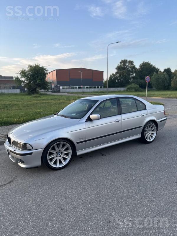 Grey BMW 530 2000 in Liepaja, with an engine capacity of 3.00 L and mileage of 330 thousand km for 3750 €, photo 7 on AUTOMOTO.COM.LV