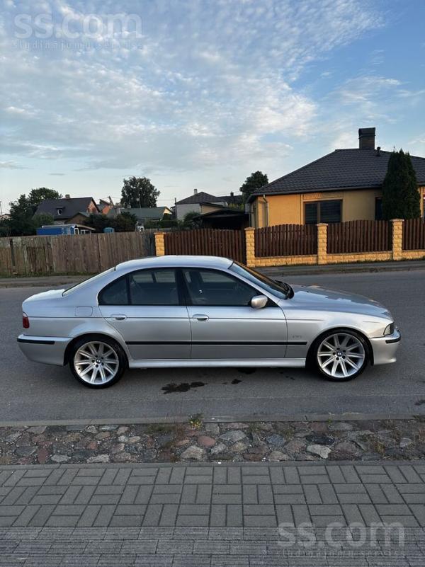 Grey BMW 530 2000 in Liepaja, with an engine capacity of 3.00 L and mileage of 330 thousand km for 3750 €, photo 10 on AUTOMOTO.COM.LV