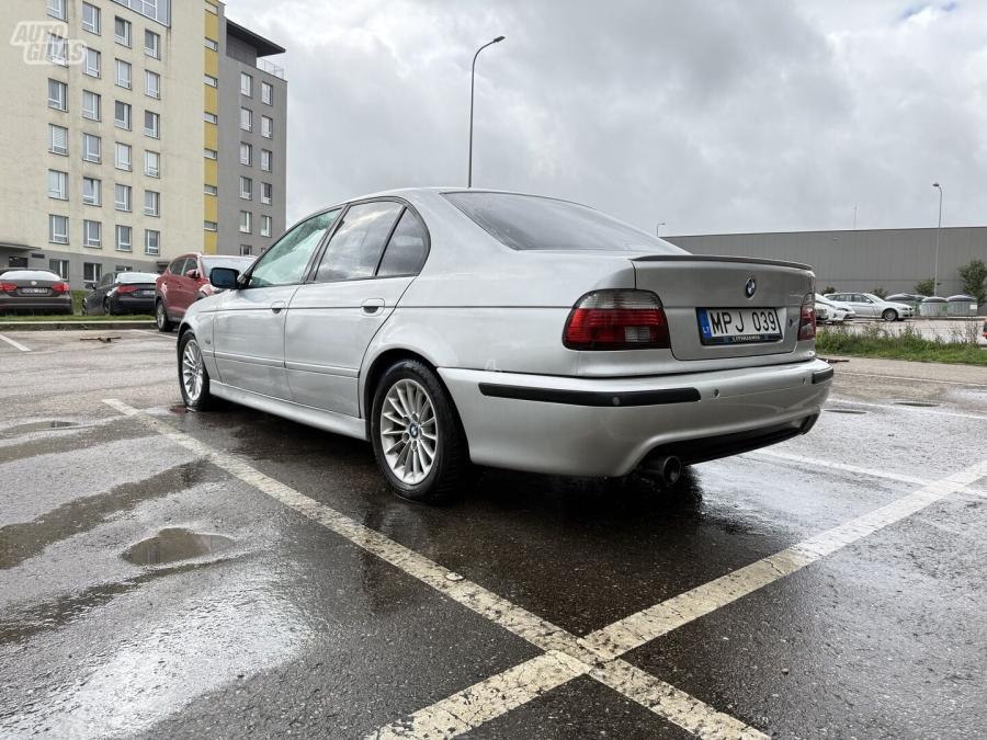 Pelēks BMW 530 2000 Viļņa, ar dzinēja tilpumu 2.90 L un nobraukumu 376 tūkst. km par 2000 €, foto 7 vietnē AUTOMOTO.COM.LV