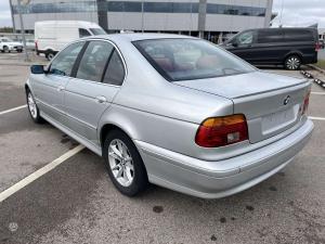 Grey BMW 530 2001 in Vilnius, with an engine capacity of 2.93 L and mileage of 316 thousand km for 3890 €, photo 10 on AUTOMOTO.COM.LV