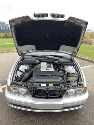 Grey BMW 530 2001 in Vilnius, with an engine capacity of 2.93 L and mileage of 316 thousand km for 3890 €, photo 20 on AUTOMOTO.COM.LV